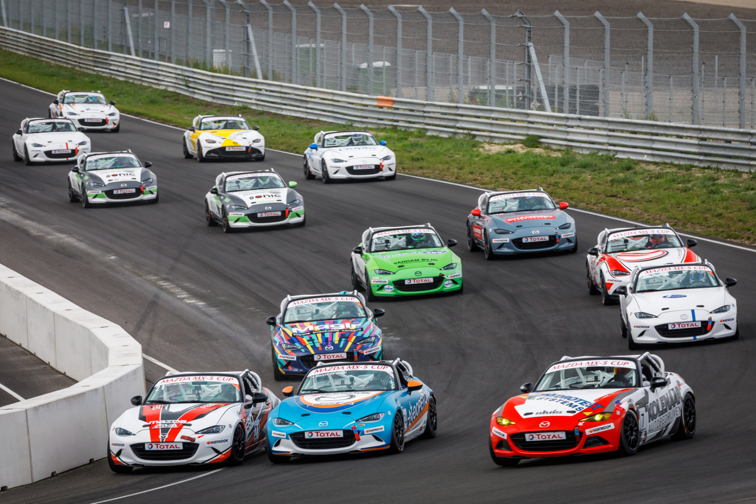 The new season of the Mazda MX-5 Cup and Ford Fiesta Sprint Cup ...